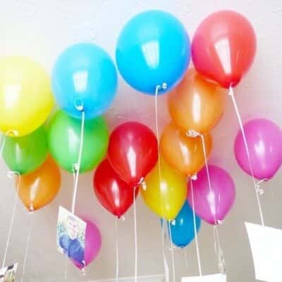 Floating-Photographs-with-Balloons-14 - Anniversaire.be